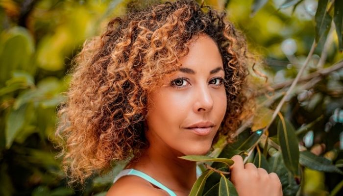8 Essential Tips for Your Best Summer Hair | Desert Essence